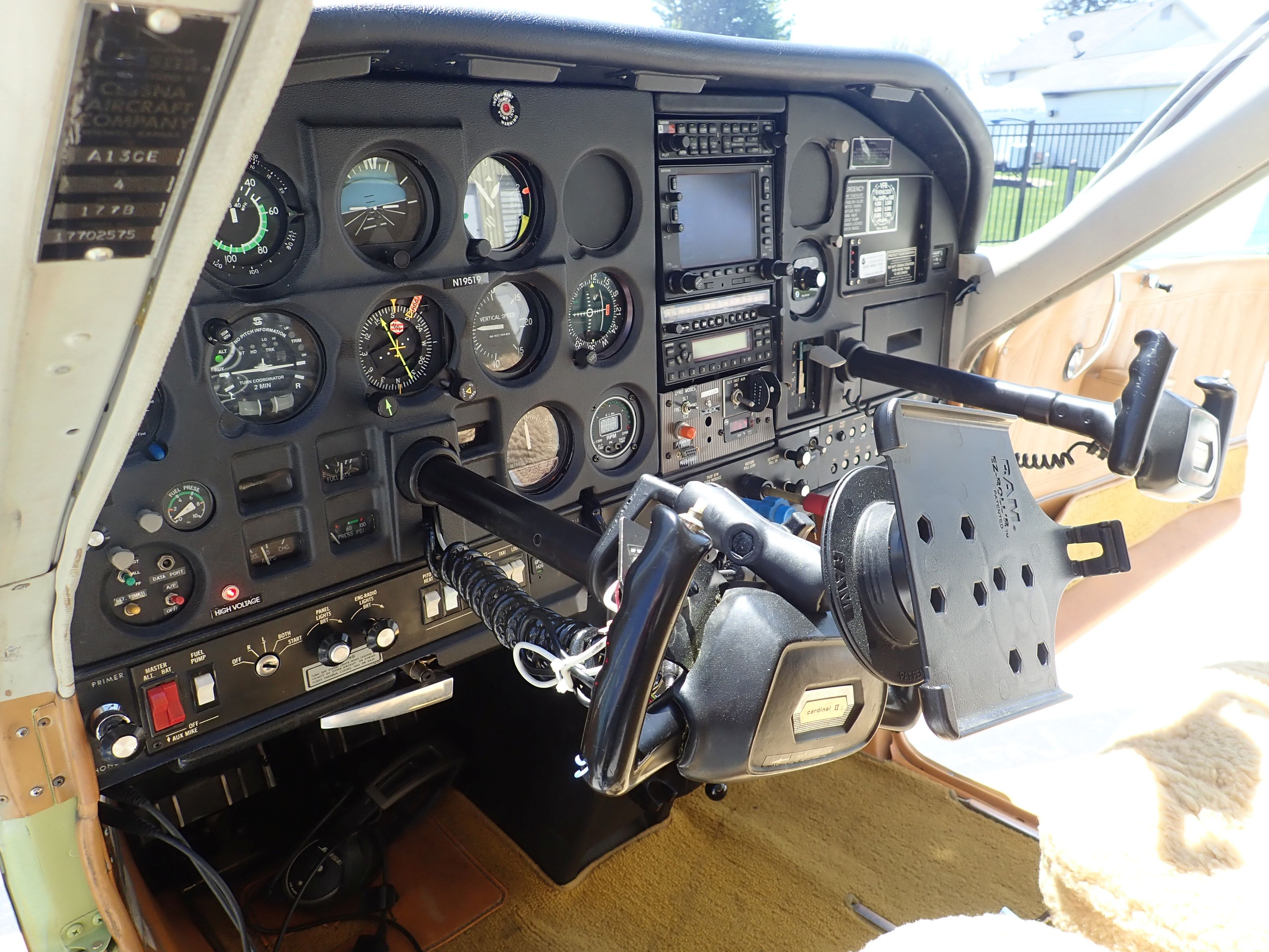 77 Cardinal B FG N19519