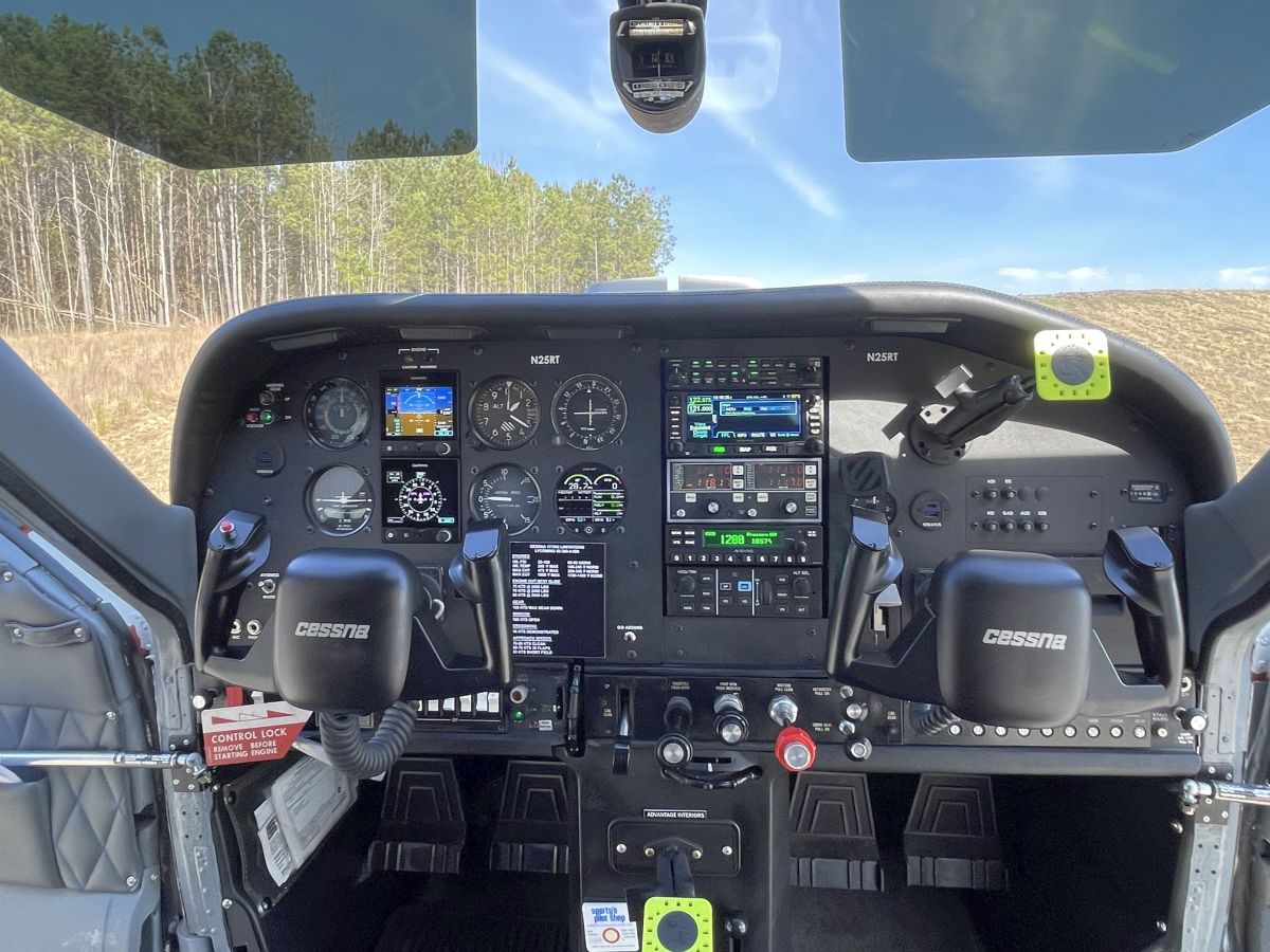 77 Cardinal RG N25RT